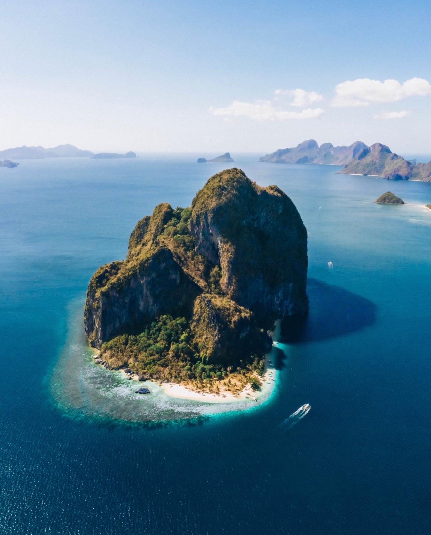 Tao Philippines - Boat Expeditions and Island Escapes. | 1 Day Island Hop